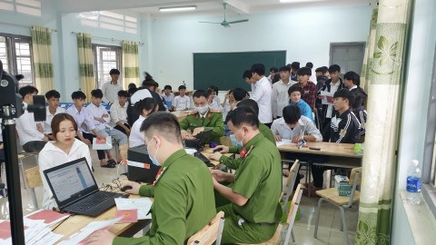 Cấp thẻ CCCD cho người dưới 14 tuổi: Bảo đảm tính khả thi, không lãng phí